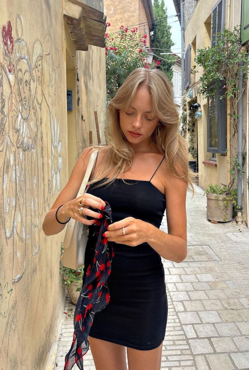 10 Beautiful French Girl Long Haircut Ideas 2026