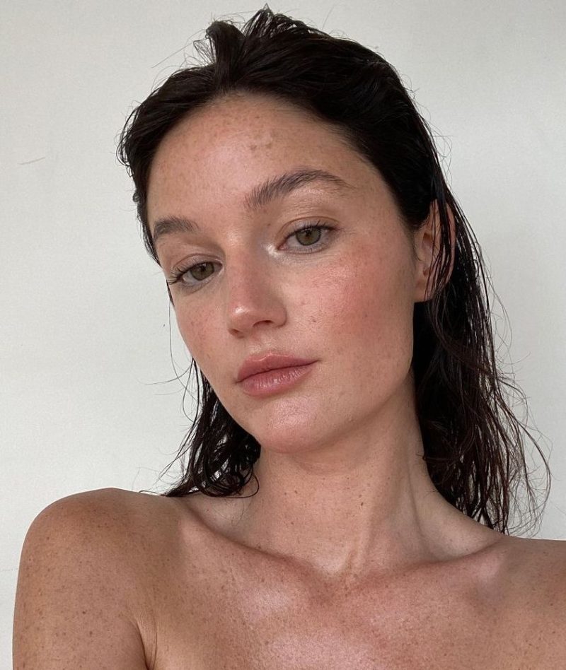 How to Shower Like a French Girl and Glow from Head to Toe 2026